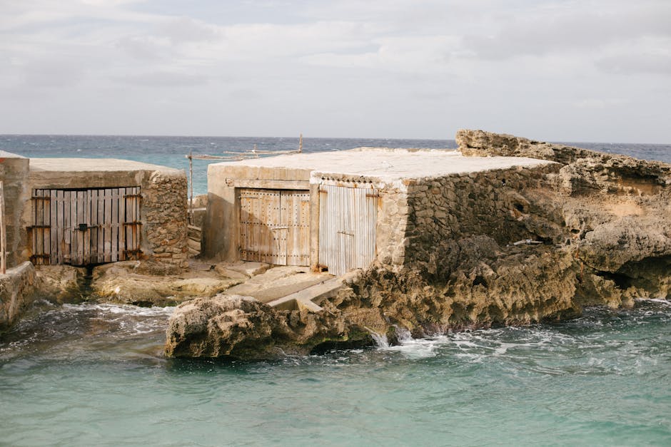 OceanGarage.com is for sale at NameMaxi